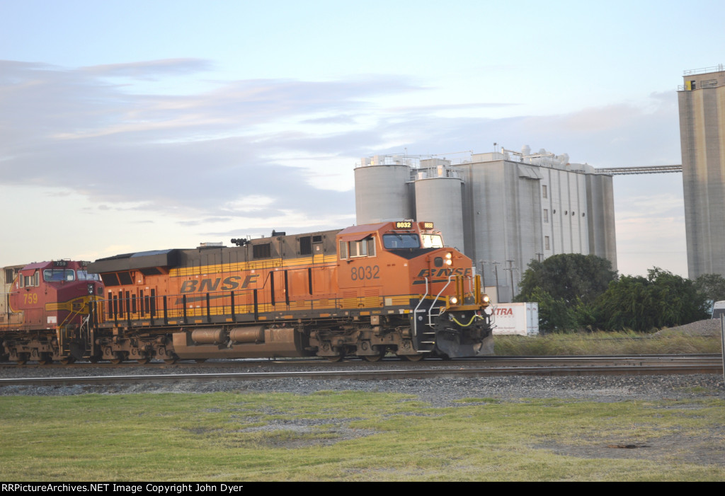 BNSF 8032